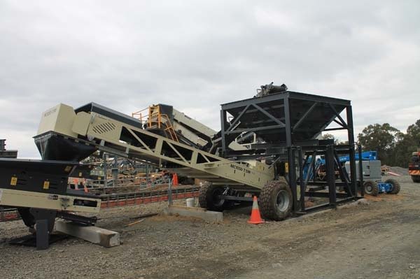 Heavy-Duty Feed Hoppers for Sale Sydney NSW, Melbourne VIC, Brisbane ...