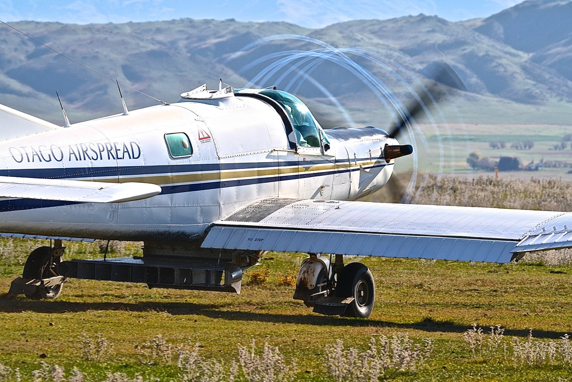 Gallery | Otago Airspread | Our Range of Planes, Telehandlers and More!