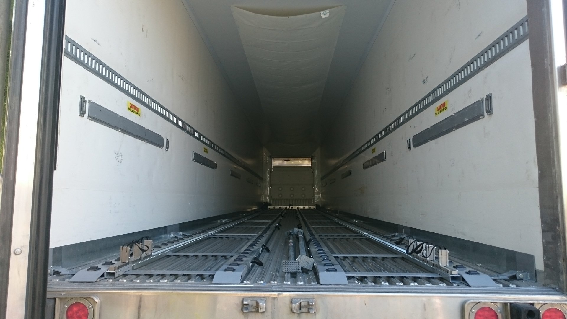 Air Cargo Trailer Rollerbeds | Kietek