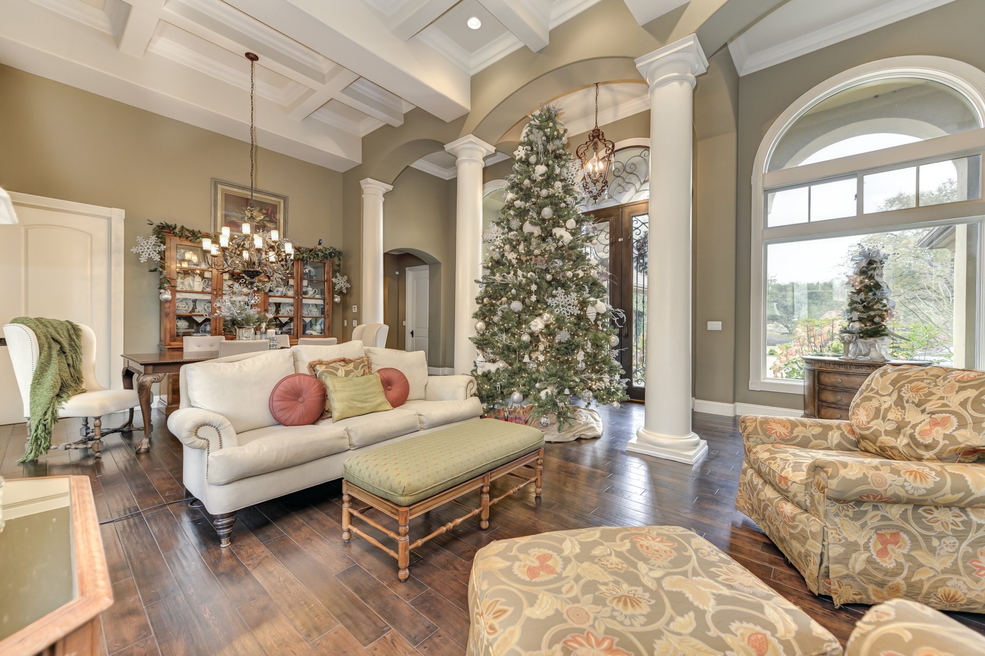 Creates personalized rooms