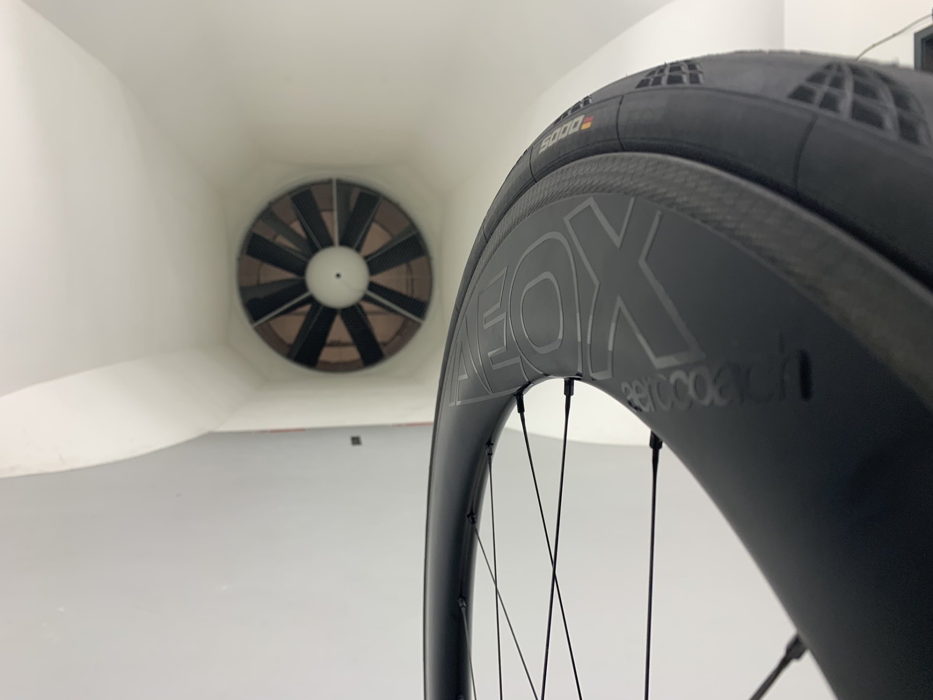 Aerodynamics of racing tyres