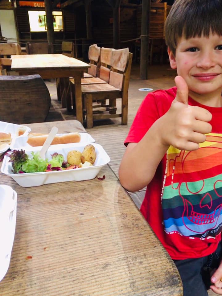 Holibobs Holidays - For families with children diagnosed with Cancer