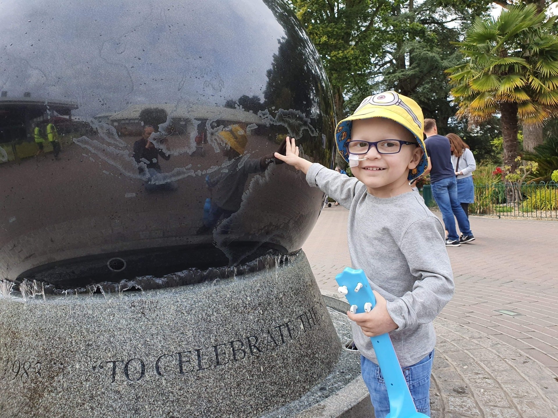 Holibobs Holidays - For families with children diagnosed with Cancer