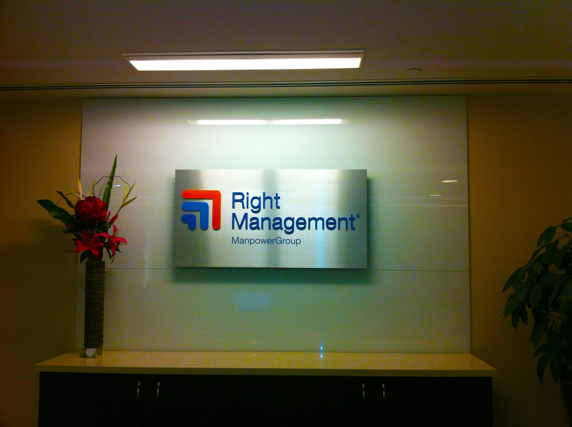 Metro Signs – Nation wide signage design, manufacting and installation