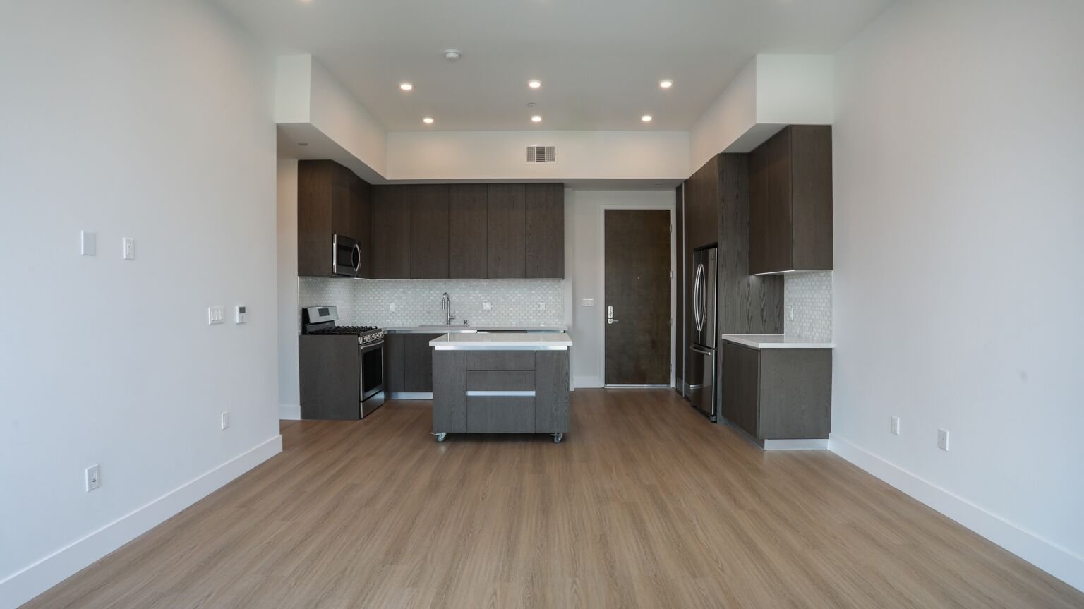 909 Le Doux | Keren Management | Los Angeles, CA 909 Le Doux | Keren Management | Los Angeles, CA