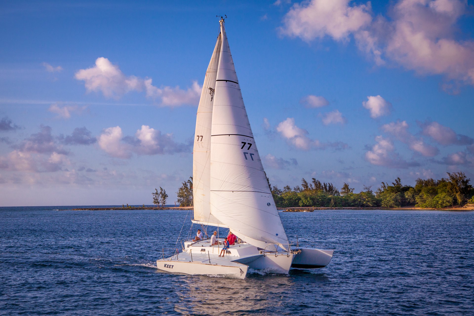 Sail the North Shore, Hawaii! Sailing Charter Oahu in Haleiwa