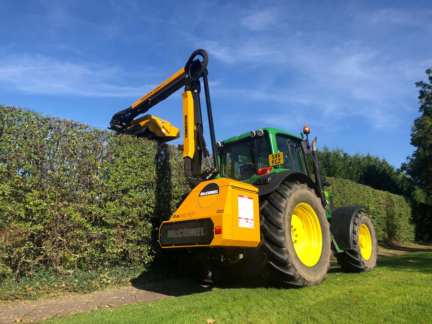 Hedge Cutters | Cheshire Hedge Cutting | Cheshire