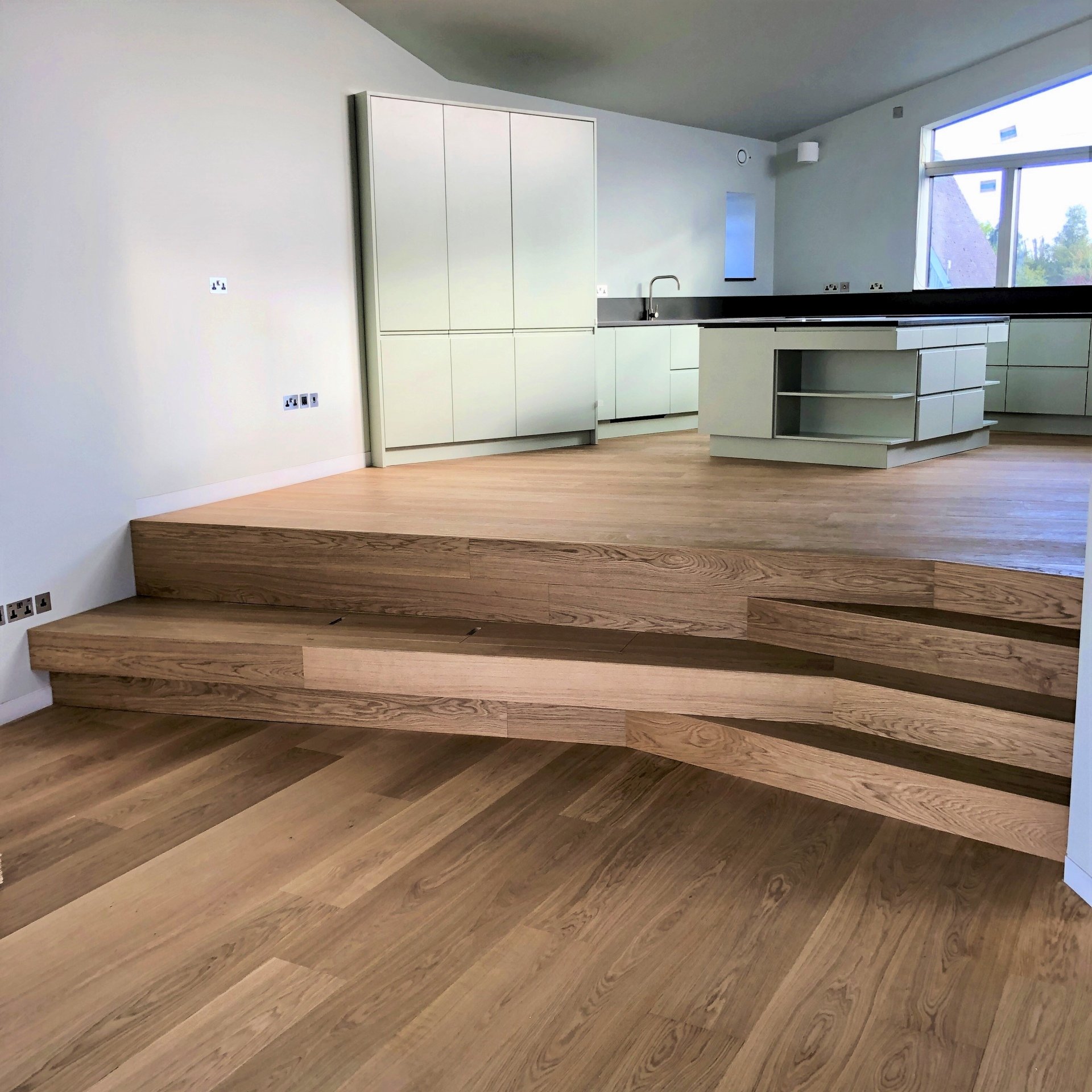 Oak Steps With Interated Seating | J Mansfield Ltd
