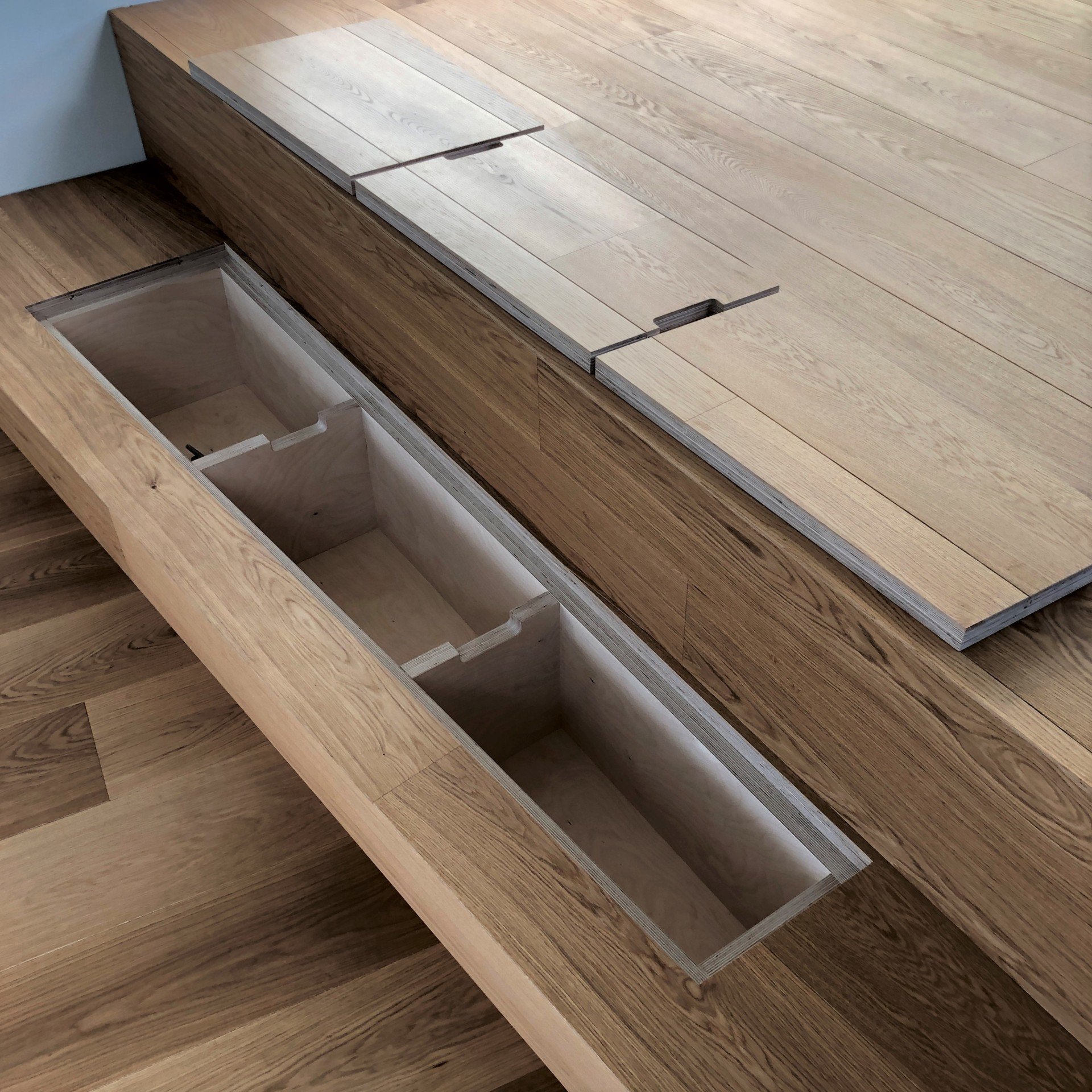 Oak Steps With Interated Seating | J Mansfield Ltd