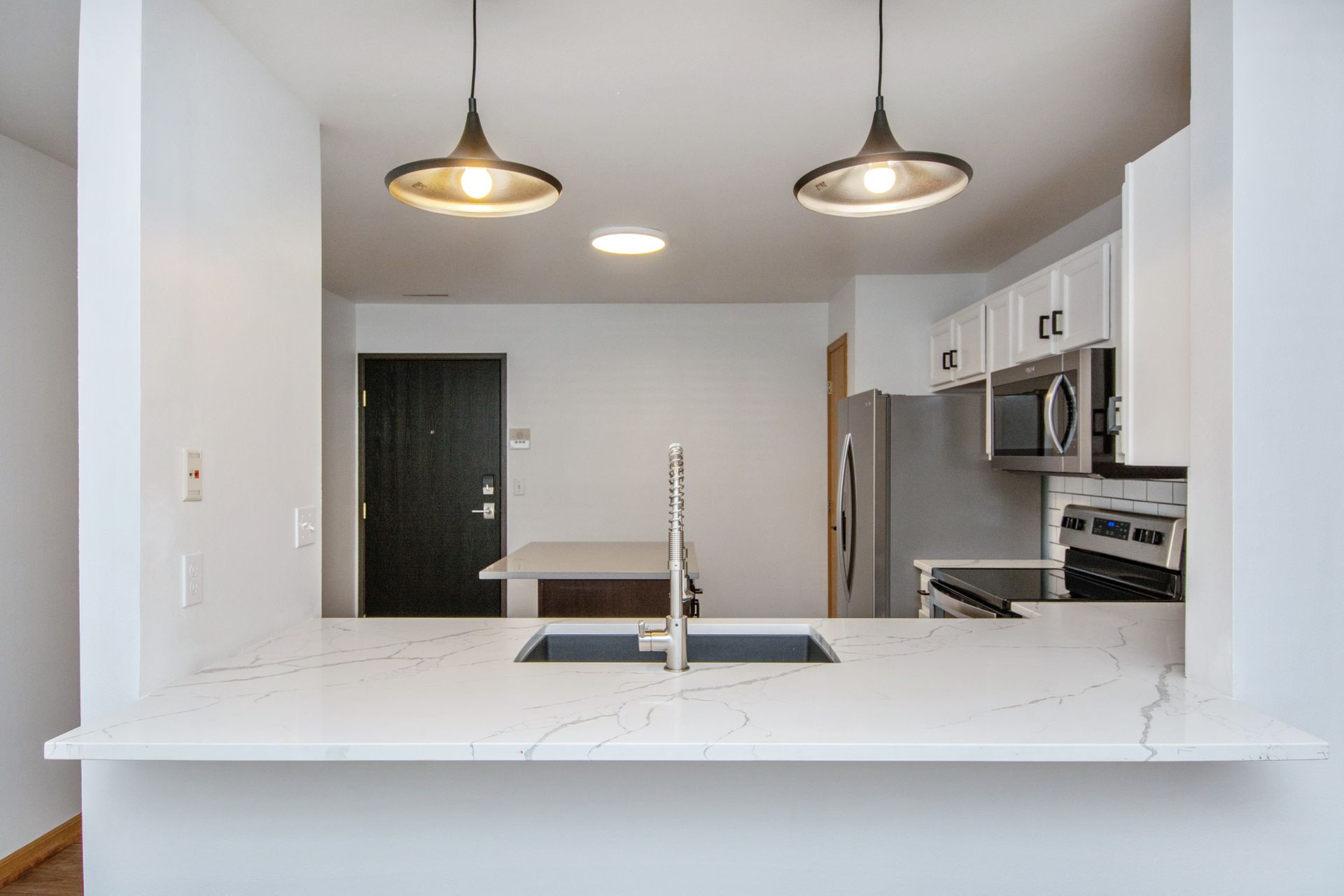 Campus Pointe - Unique Apartment Homes LLC