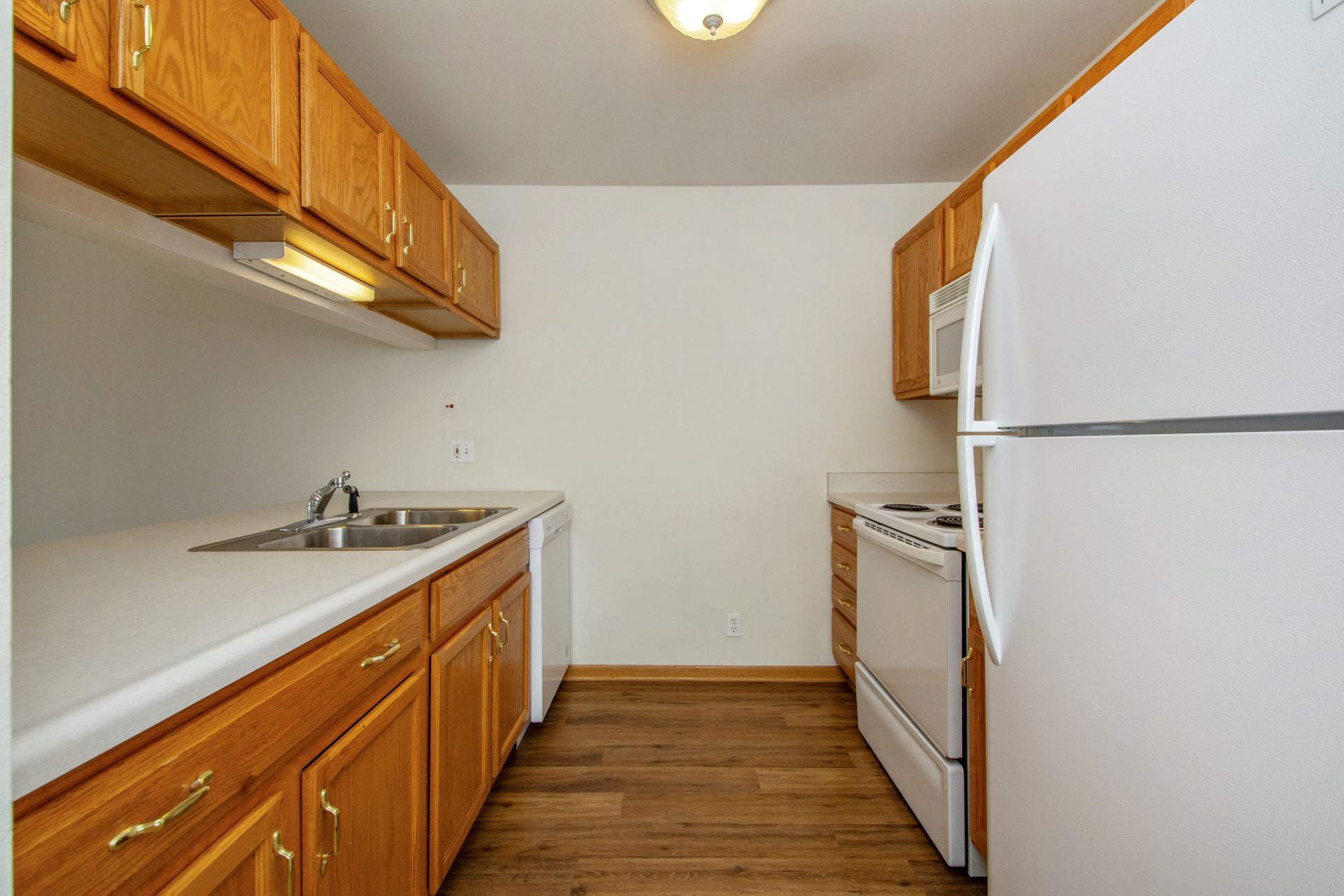 Campus Pointe - Unique Apartment Homes LLC