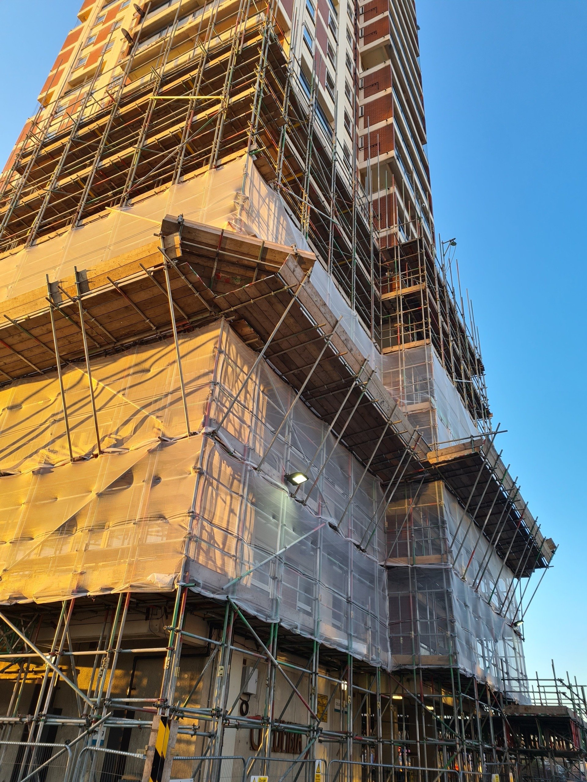 Scaffolders and Scaffold labourers | Leadbeatter's Labour Ltd