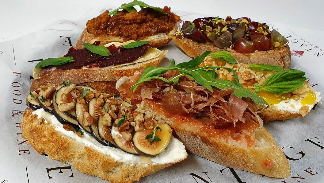 Vintage Food & Wine | Tapas Españolas y Wine Bar | 3336732180