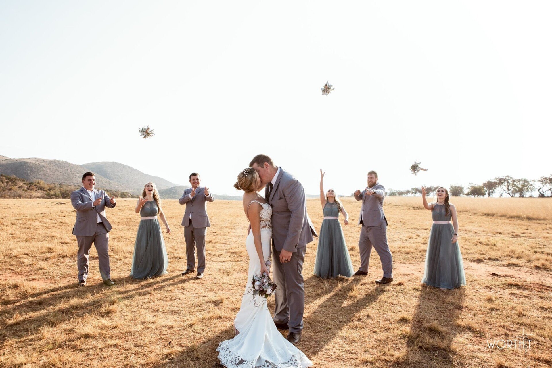 ROMANTIC WEEKEND WEDDING