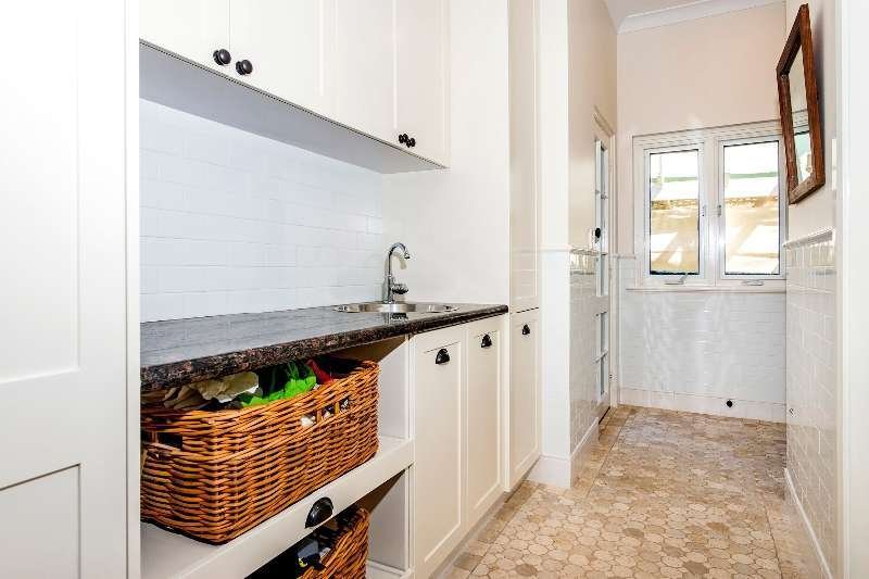 Traditional Laundry Design | Agean Kitchens & Interiors