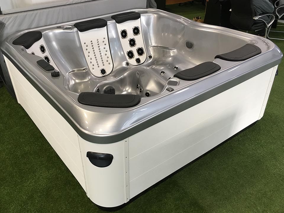 Aqua Hot Tubs at Moss End Garden Village, Berkshire