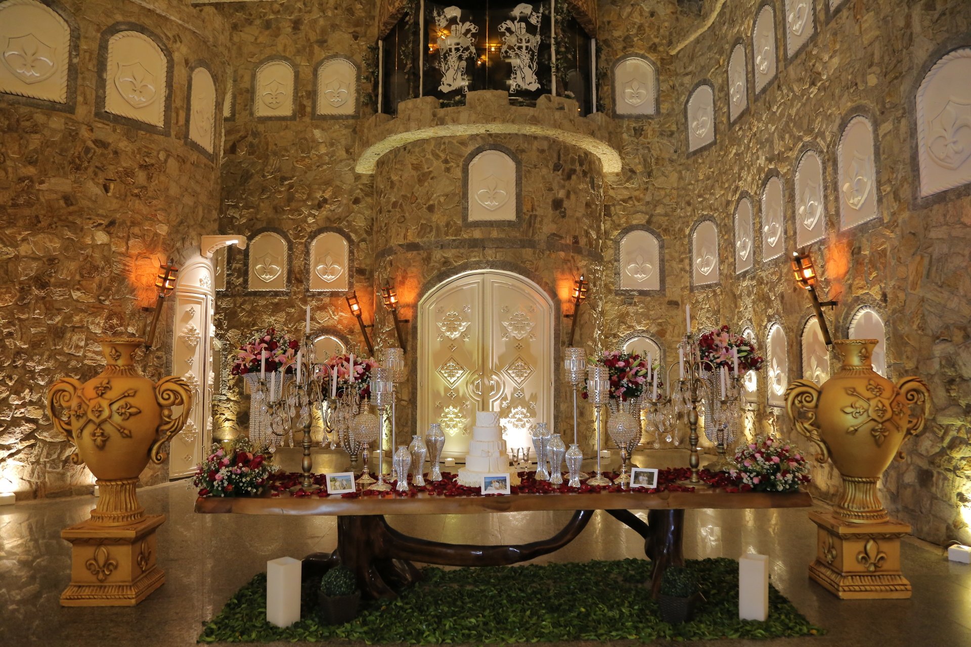 Monte Castelo Eventos - Castelo Avalon