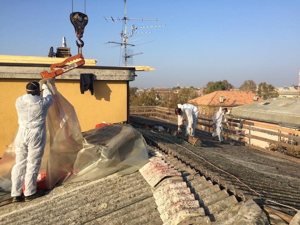 Rimozione Eternit e Smaltimento Amianto - Impresa Centauro