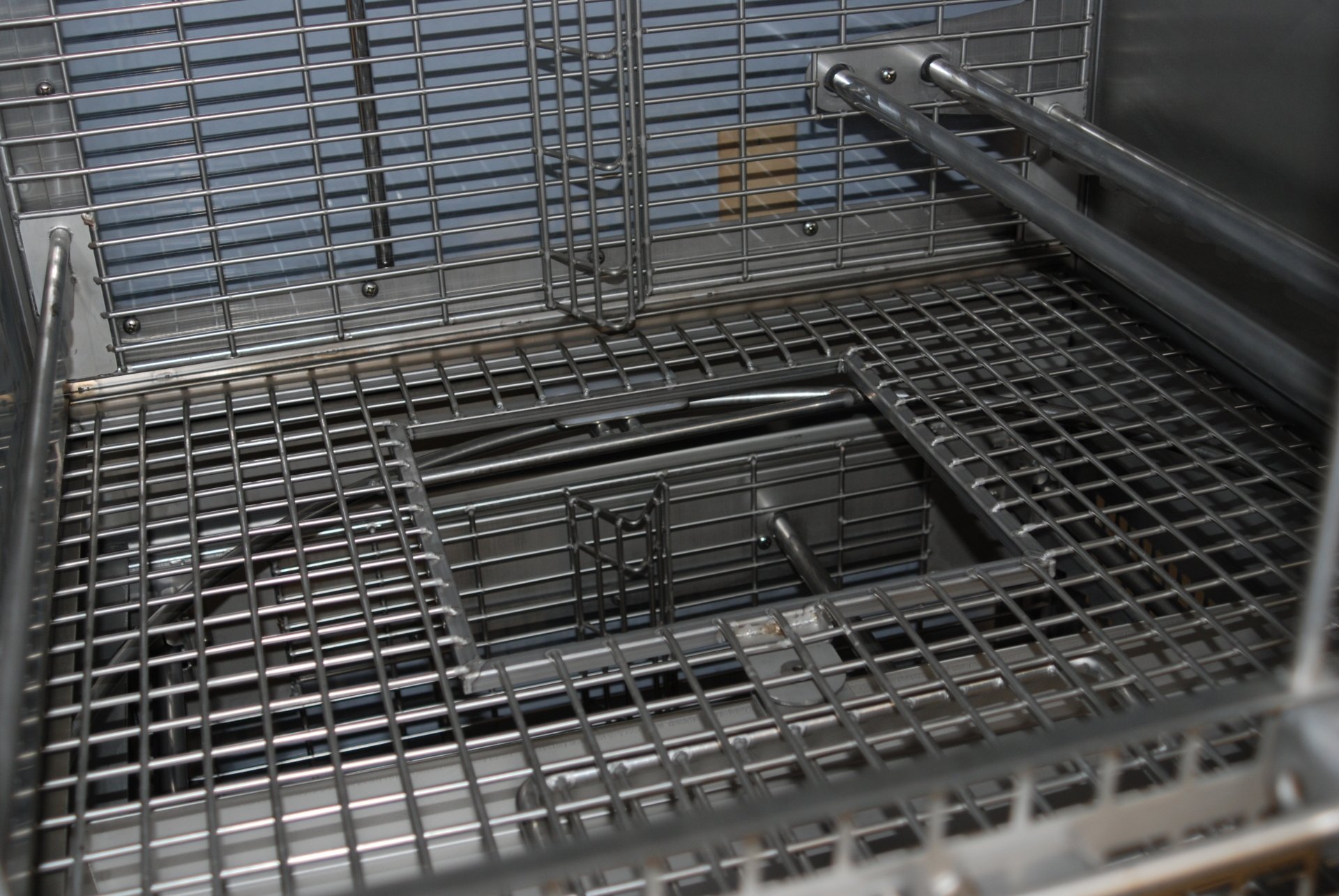 Lenderking Caging Products