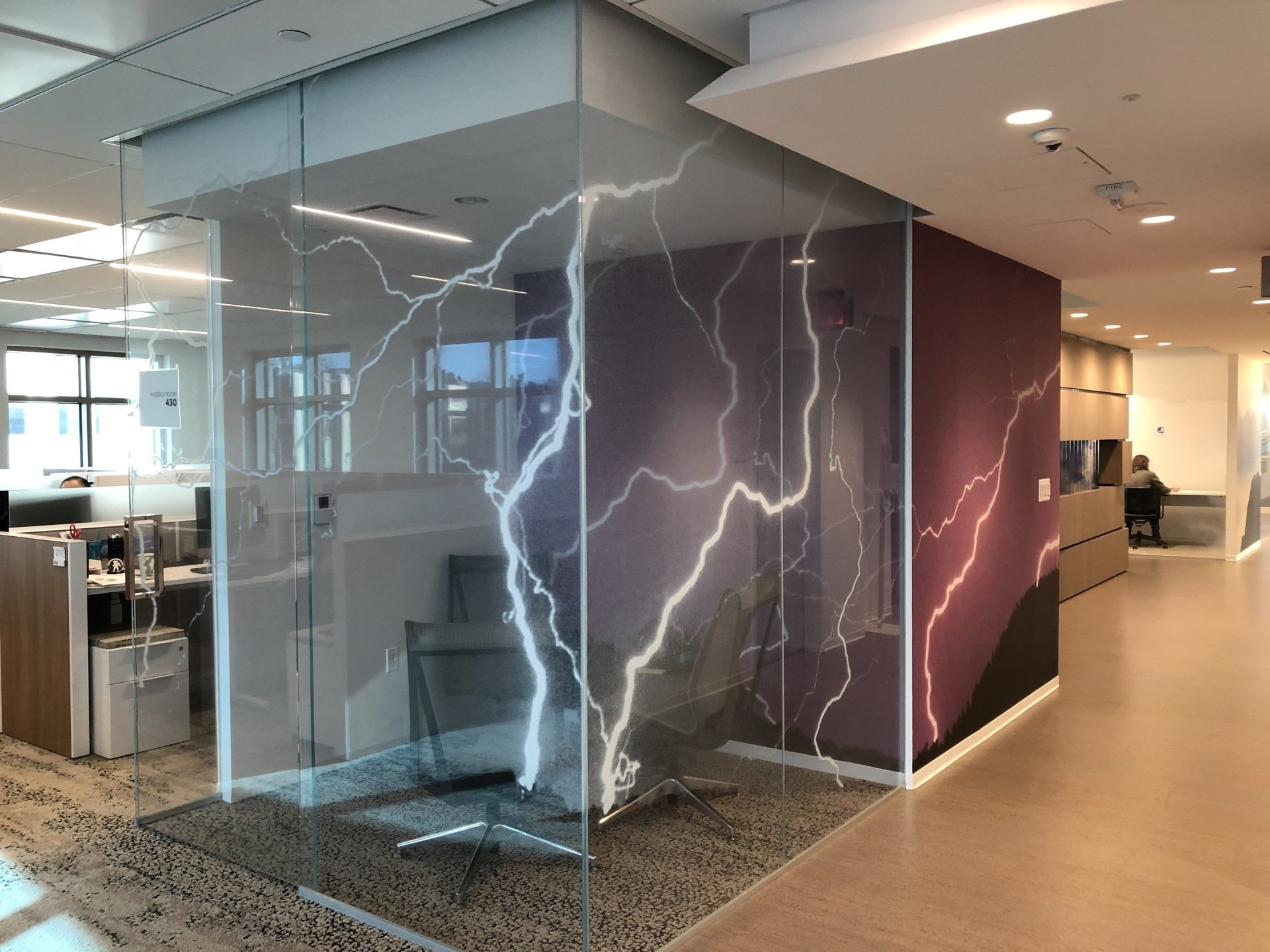 Glass Surfaces/Partition graphics | Dodge Chrome