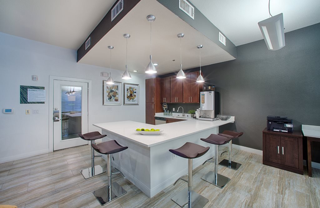 North Dallas, TX Apartments | Gramercy on the Park