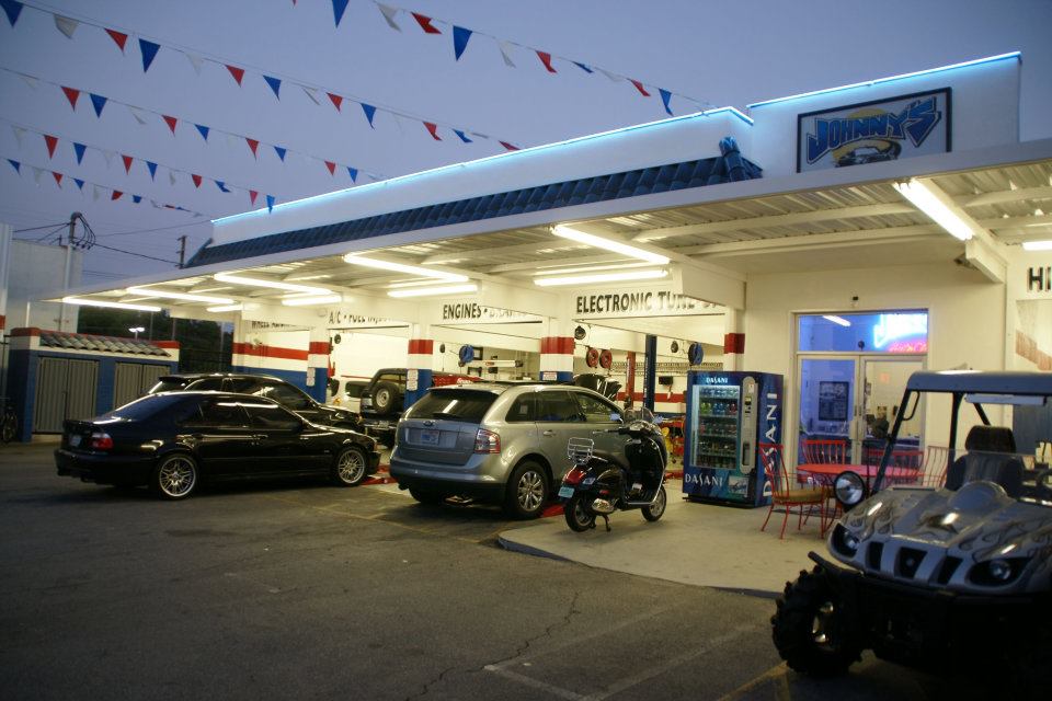 Home [www.johnnysautoclinic.com]