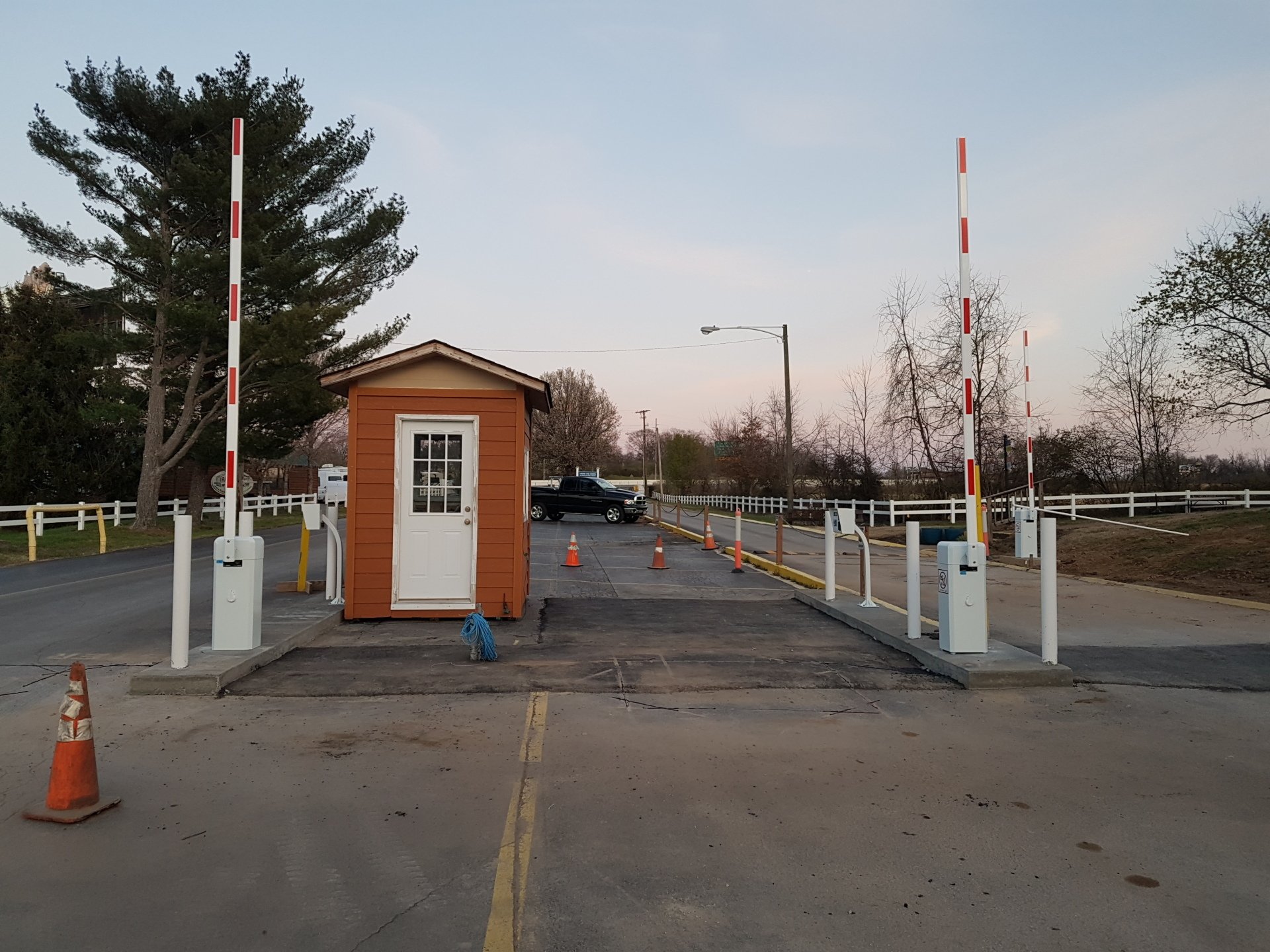 Parking Lot Gate Systems - Barrier Gate for Cars | Parking BOXX