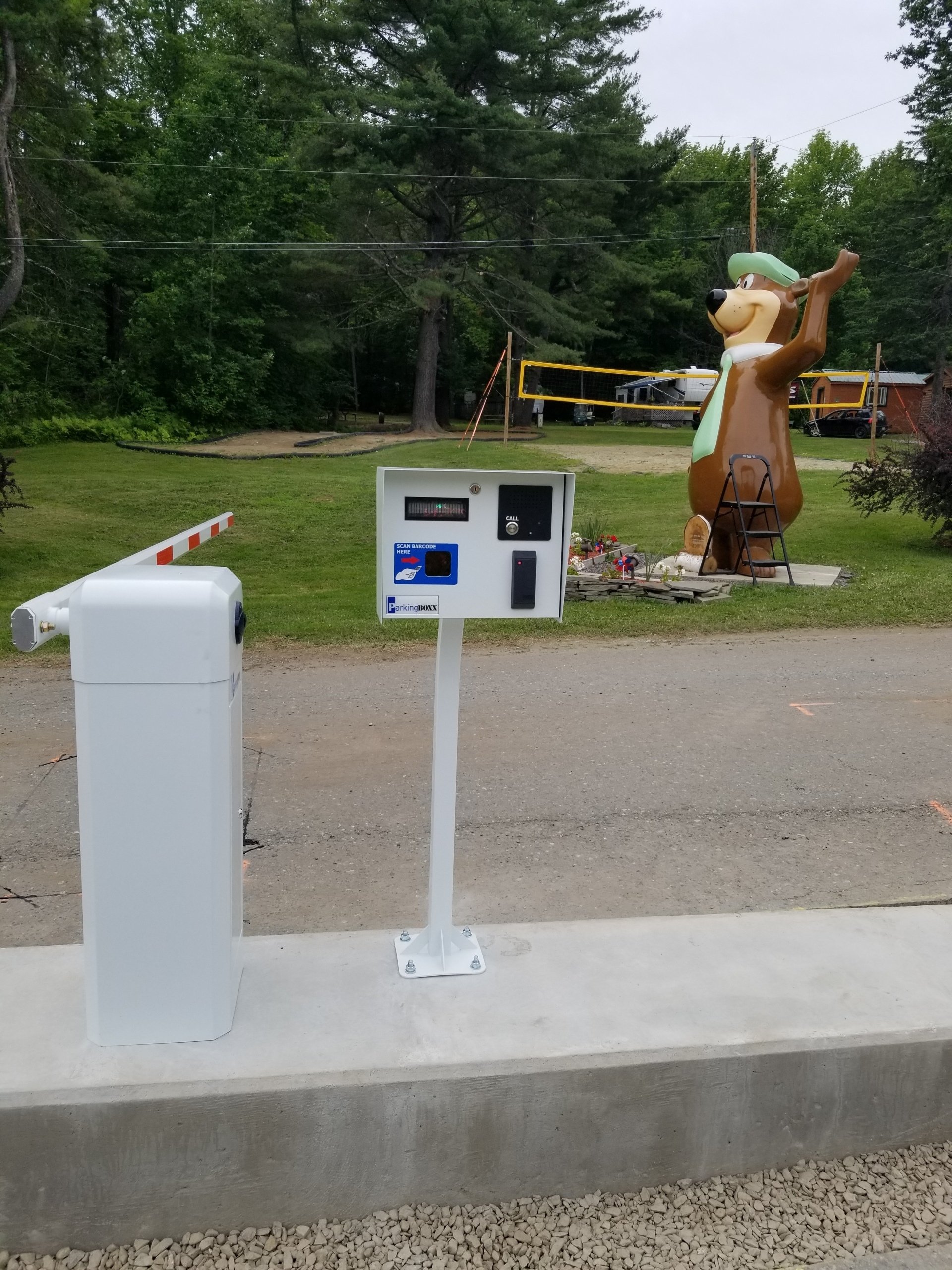 Parking Lot Gate Systems - Barrier Gate for Cars | Parking BOXX