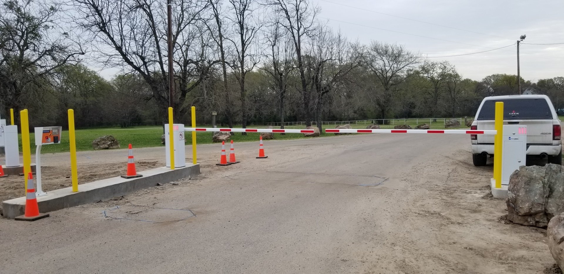 Parking Lot Gate Systems - Barrier Gate for Cars | Parking BOXX