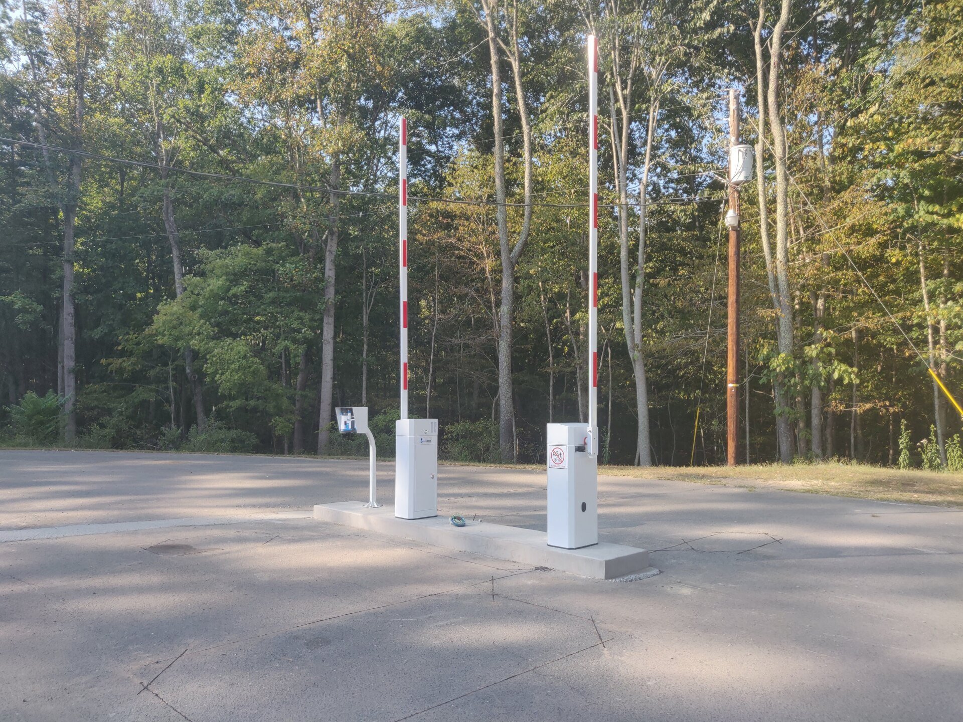 Parking Lot Gate Systems - Barrier Gate for Cars | Parking BOXX