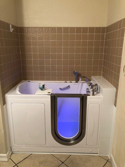 Walk-In Tubs | Las Vegas, NV | Capital Plumbing Inc.
