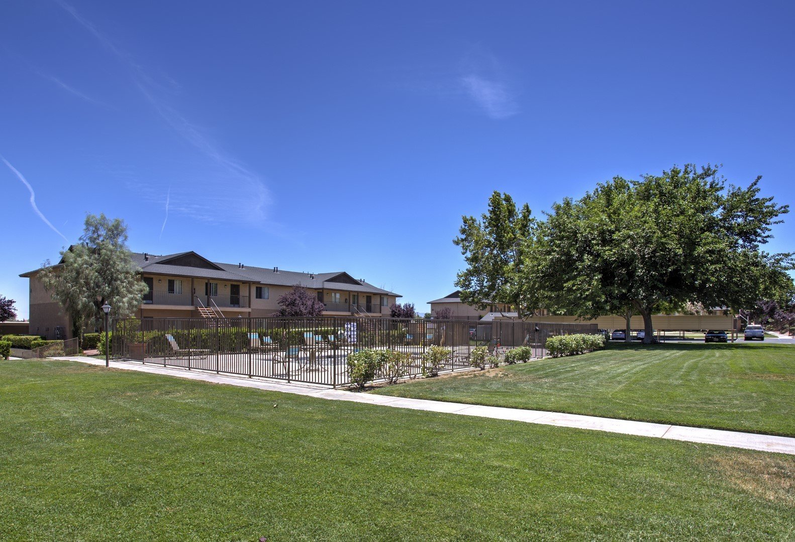 Golden Sands Apartments Victoriaville – BSBF