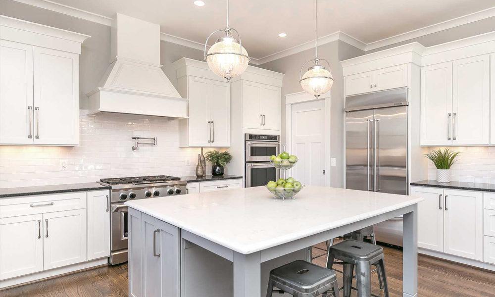 Home [www.mastertops.com.au]