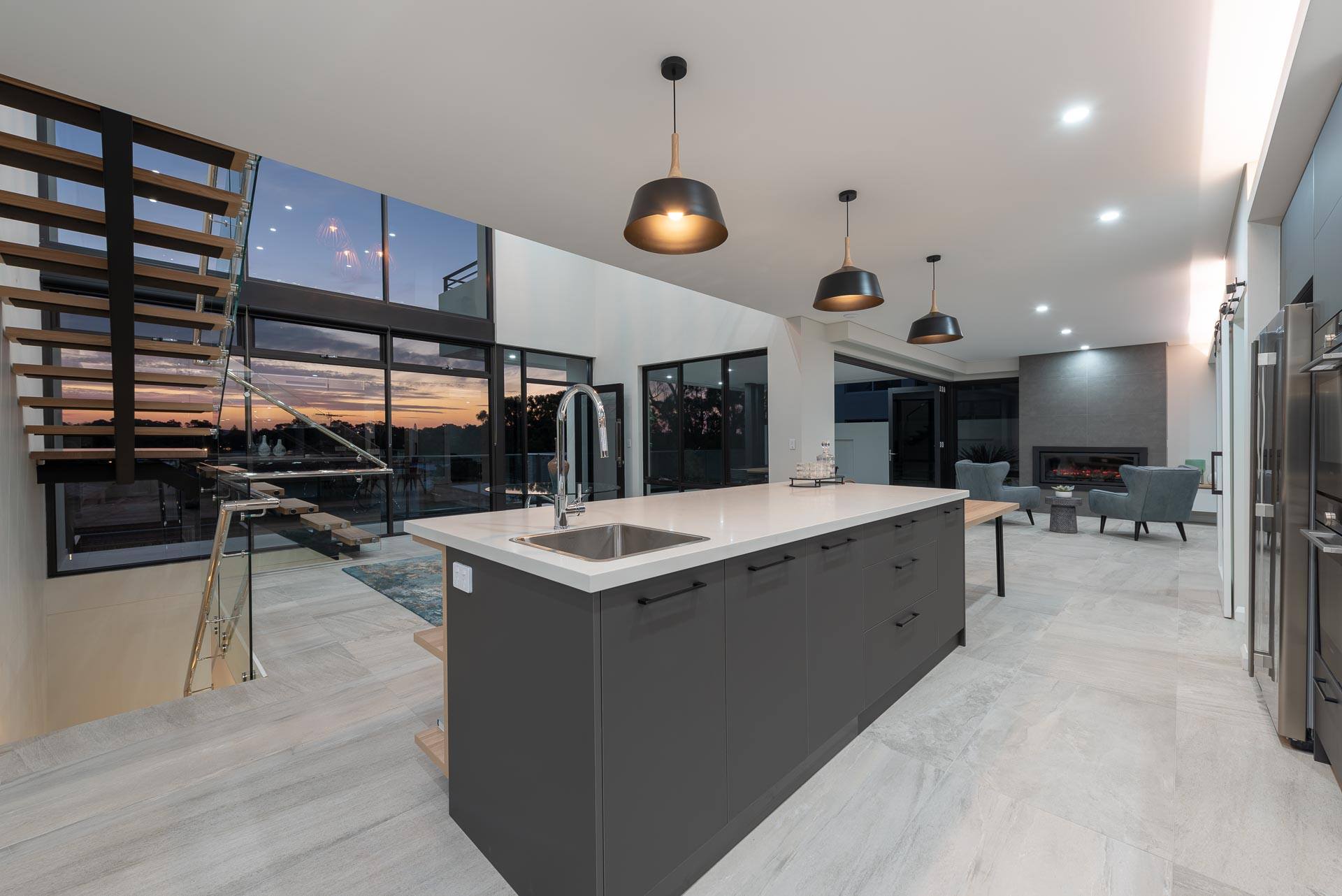 Home [www.mastertops.com.au]