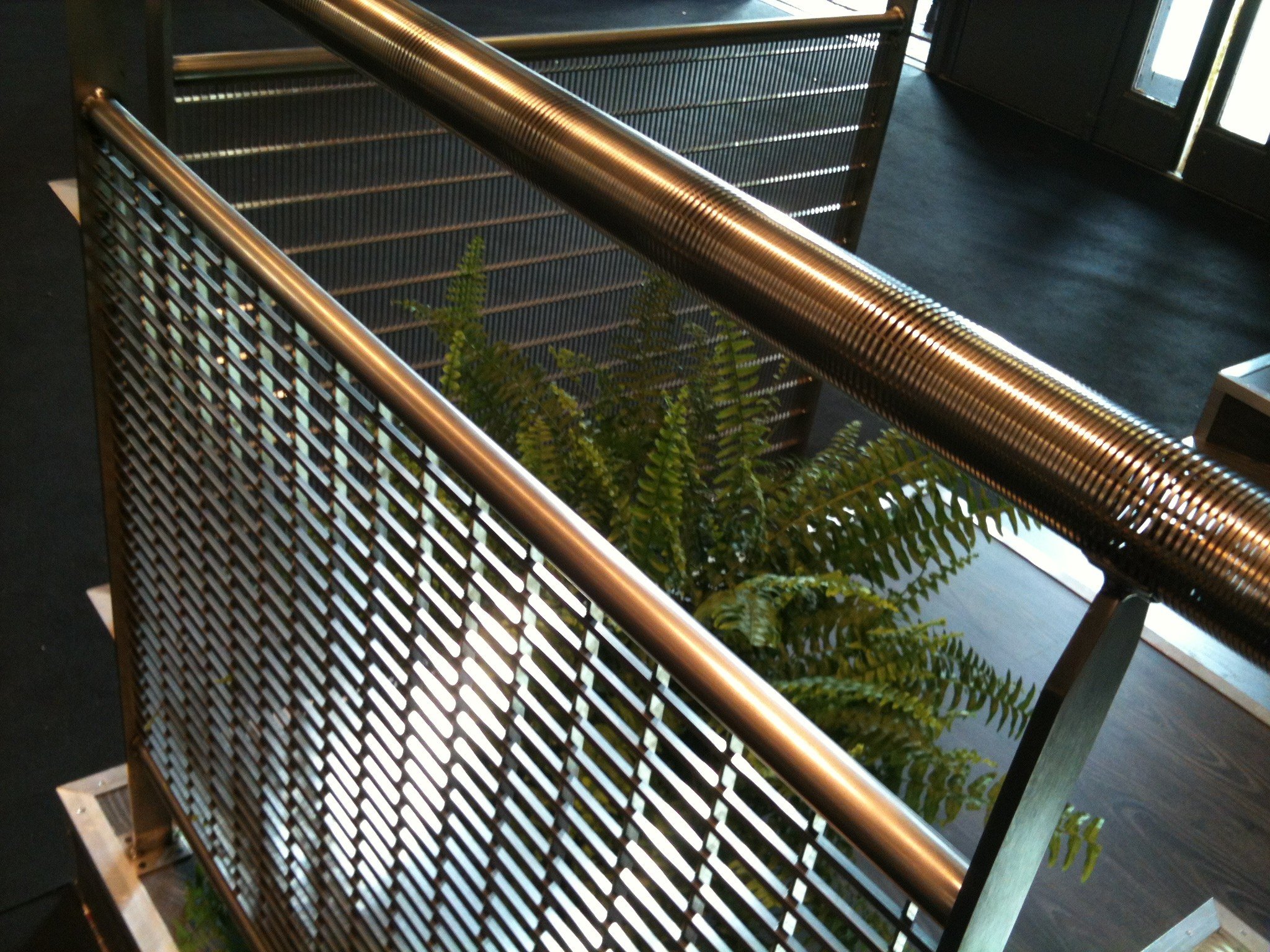 Wedge Wire Mesh Balustrade Infill And Cylindrical Wedge Wire Handrail