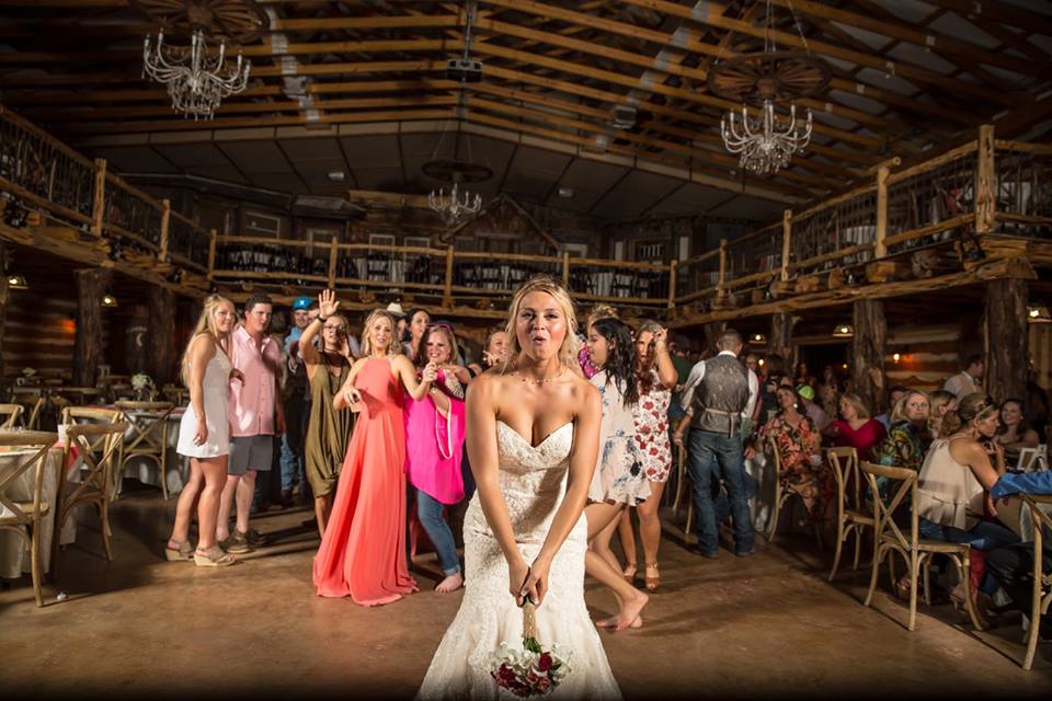 Twisted Ranch Weddings | Austin, TX