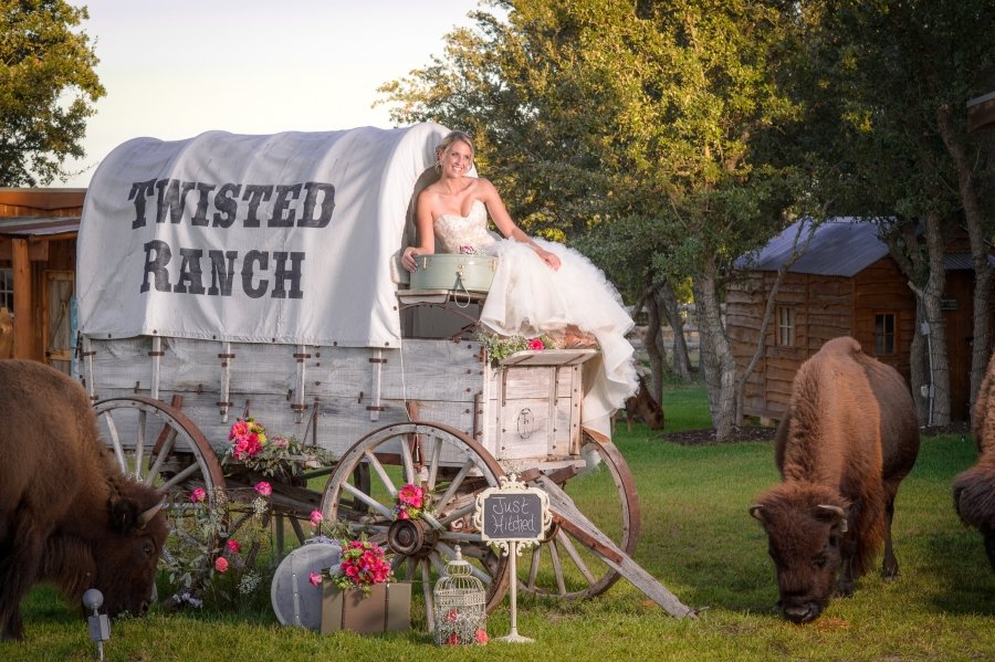 Twisted Ranch Weddings | Austin, TX