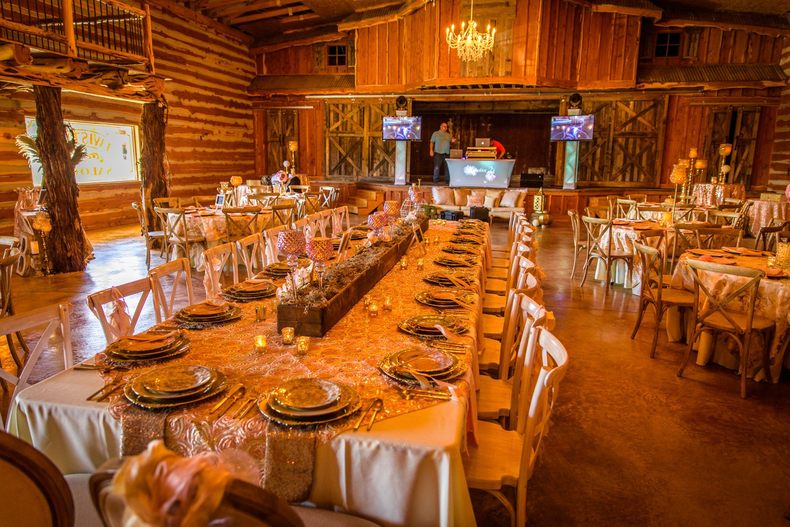 The Saloon | Twisted Ranch Weddings | Austin, TX