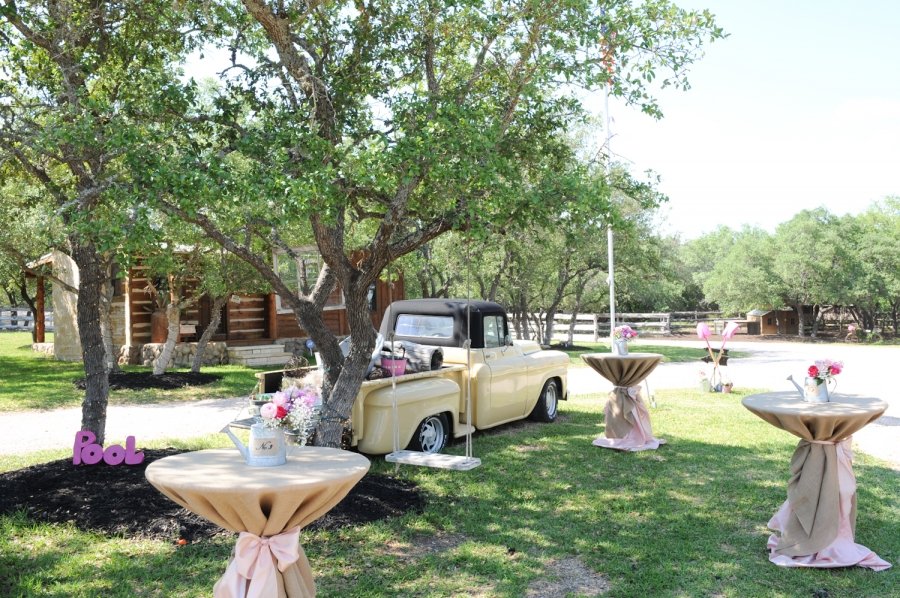 Twisted Ranch Weddings | Austin, TX