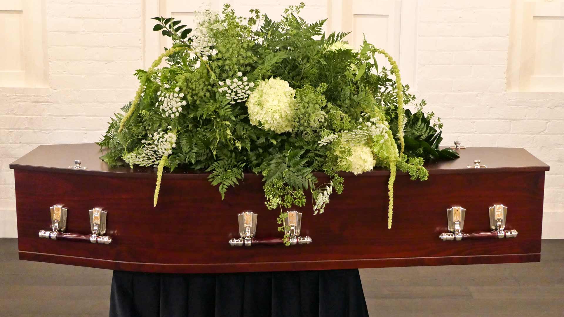 Cemetery Burial and Chapel Service Melbourne | Syd Peek & Daughter ...