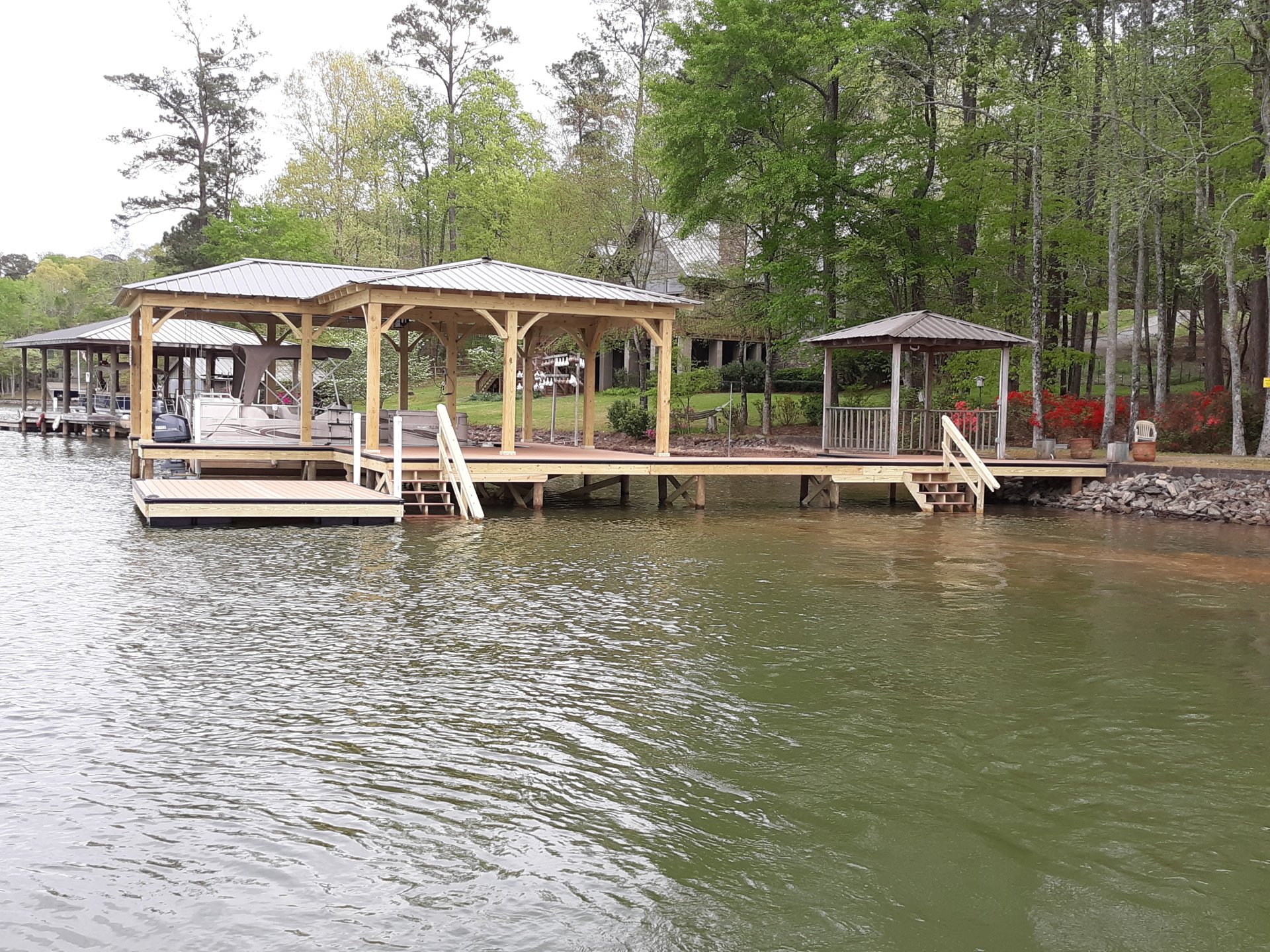 Custom Docks - custom decks Alabama