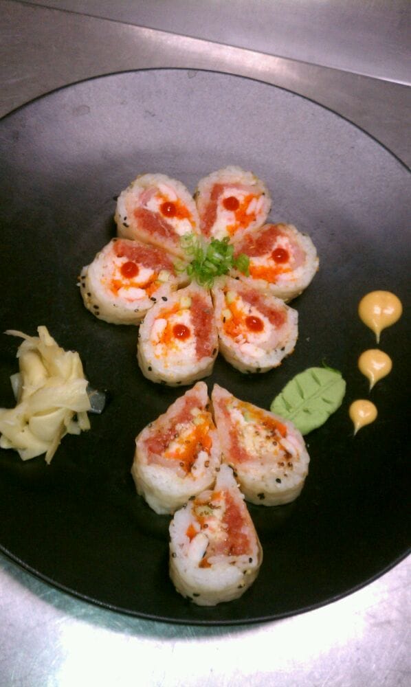 HOME [www.sushiumihaciendaheights.com]