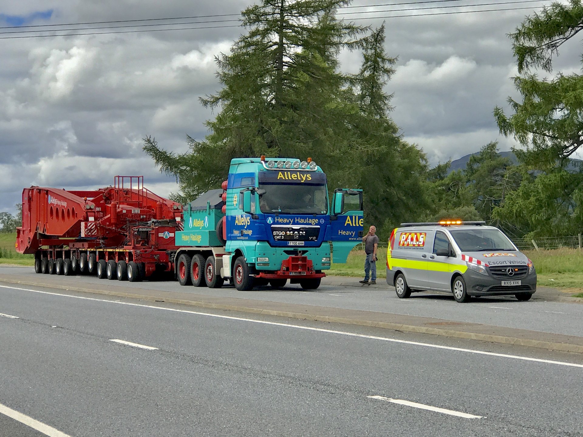 For Abnormal Load Escort Services and Pilot Cars in England, Scotland ...
