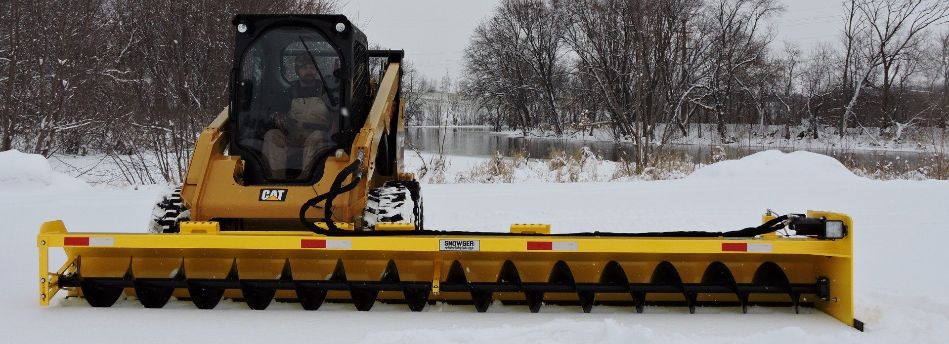 Snowgrr - Remove snow from under semi trailers