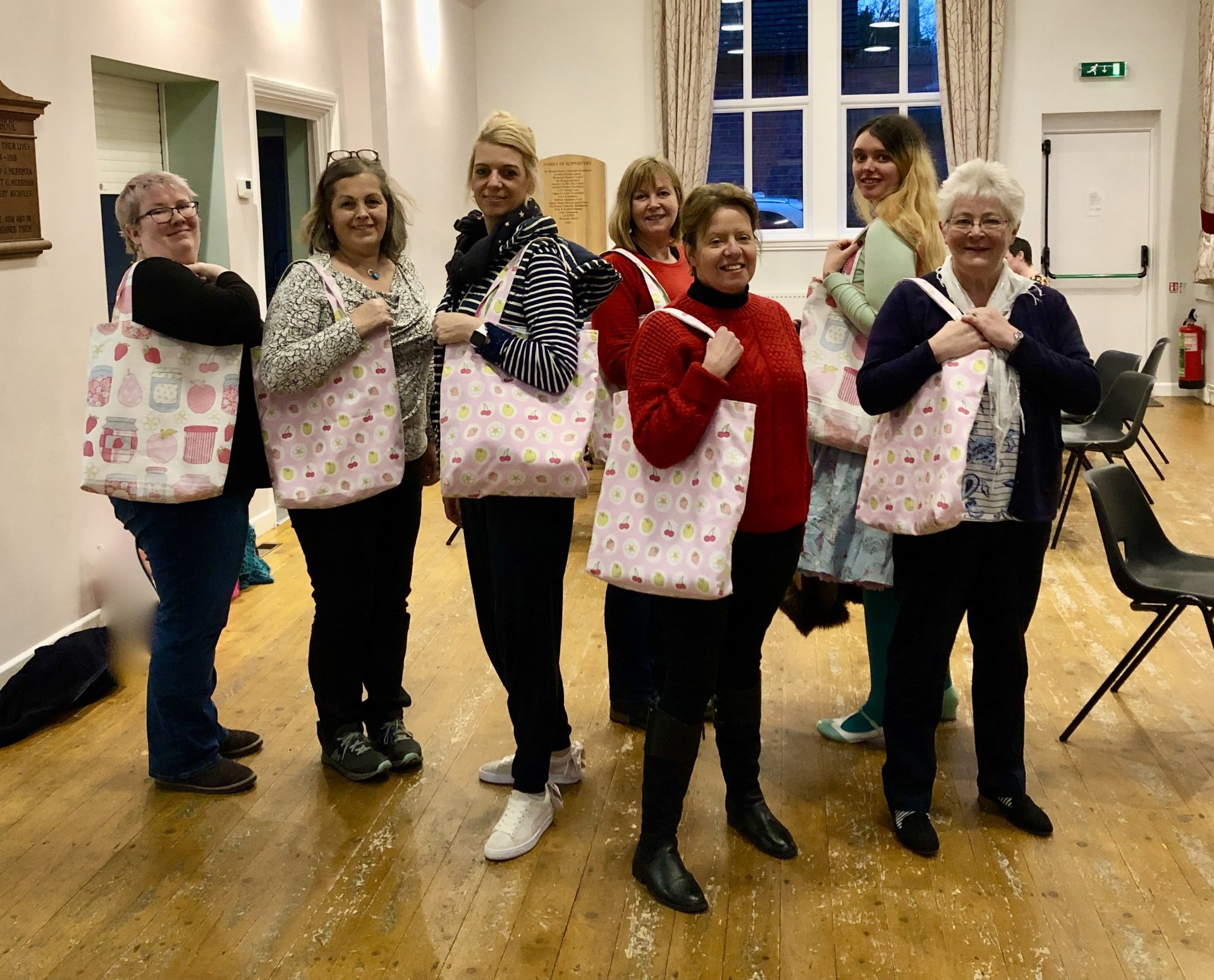 Online sewing workshops . Beginners sewing