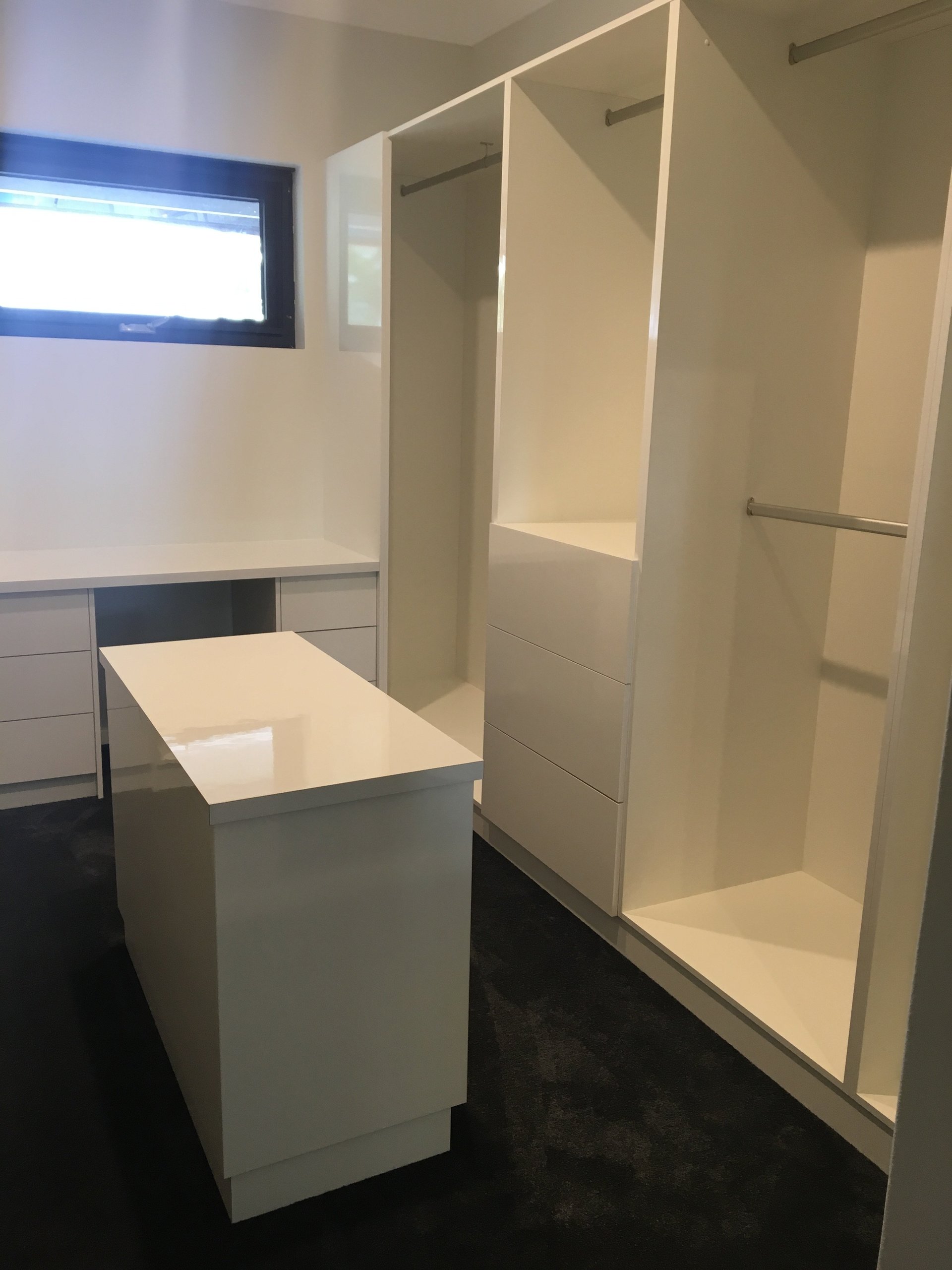 Walk-In Wardrobes & Walk In Robe Fit Outs Perth | Uzit