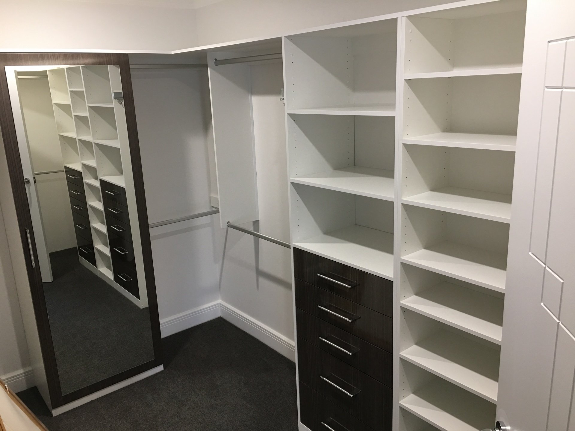Walk-In Wardrobes & Walk In Robe Fit Outs Perth | Uzit