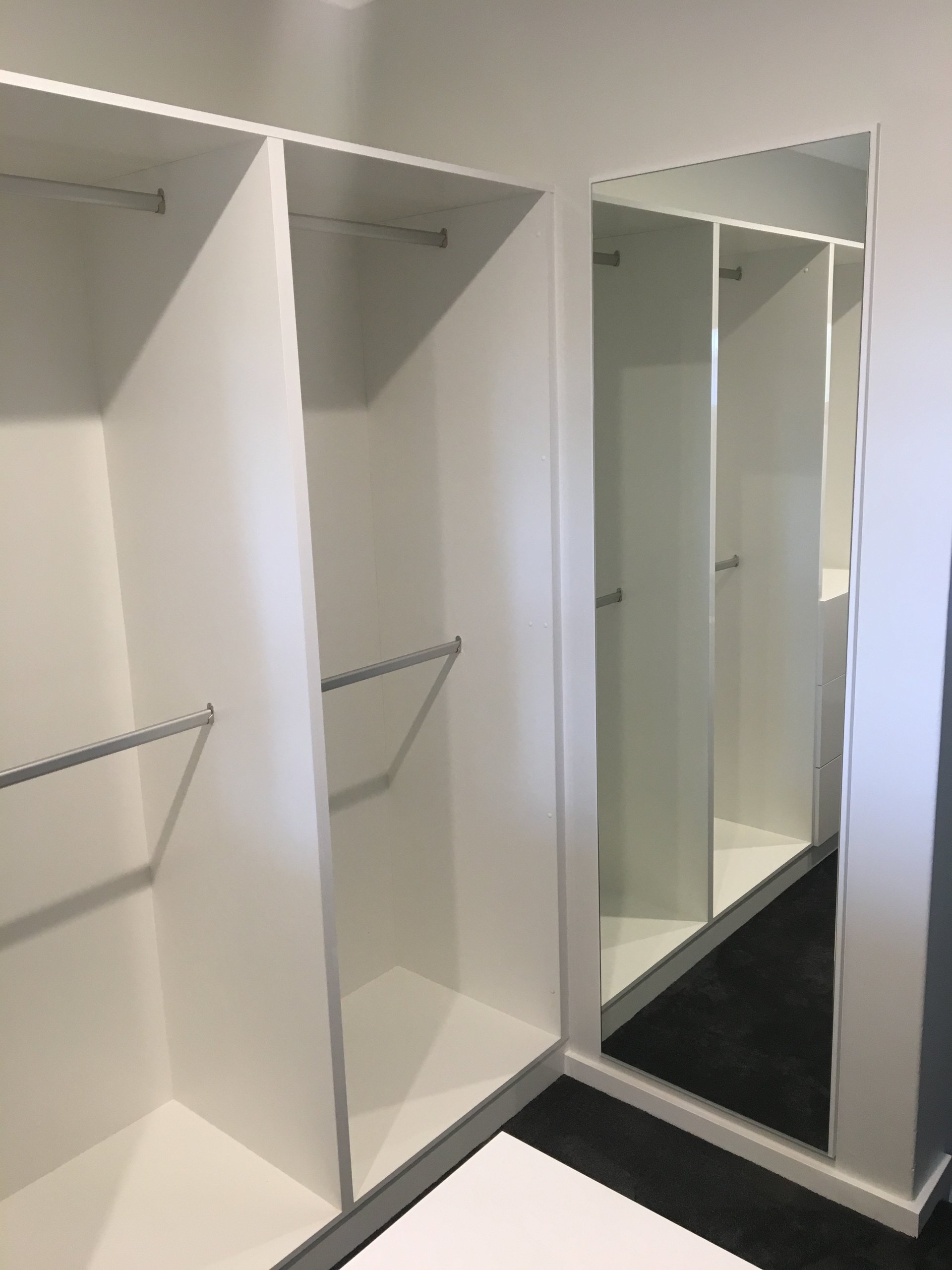 Walk-In Wardrobes & Walk In Robe Fit Outs Perth | Uzit