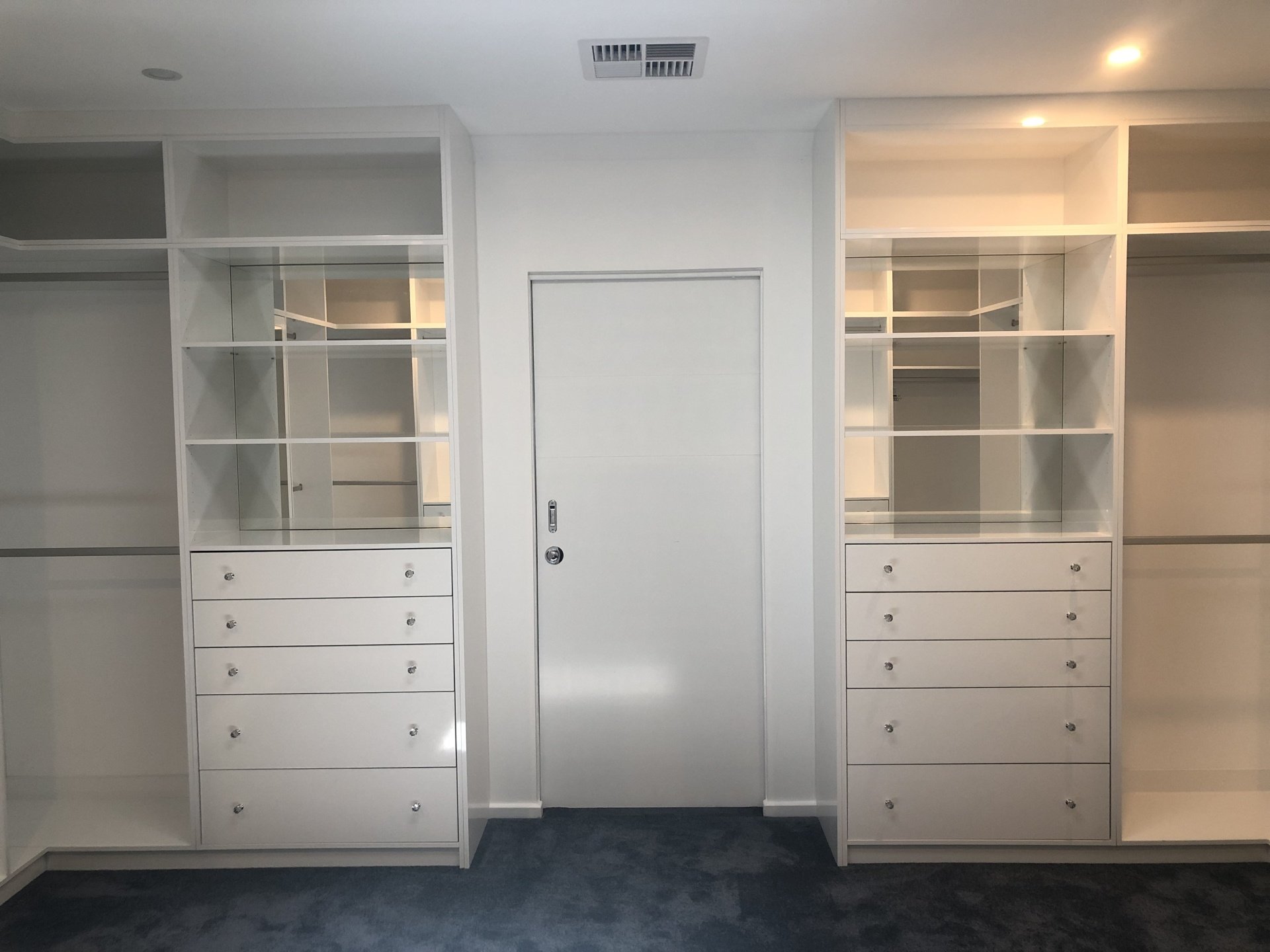 Walk-In Wardrobes & Walk In Robe Fit Outs Perth | Uzit