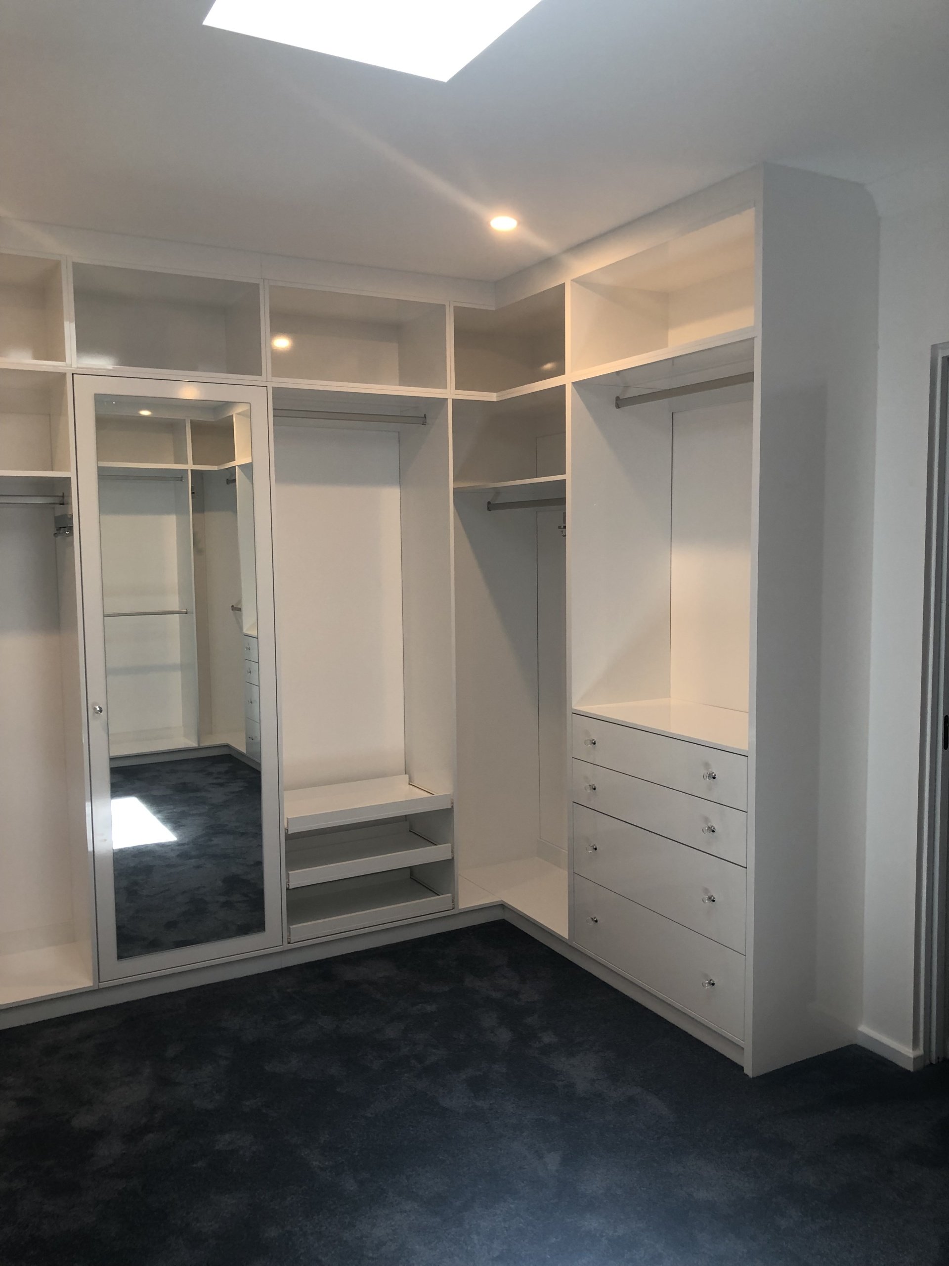 Walk-In Wardrobes & Walk In Robe Fit Outs Perth | Uzit